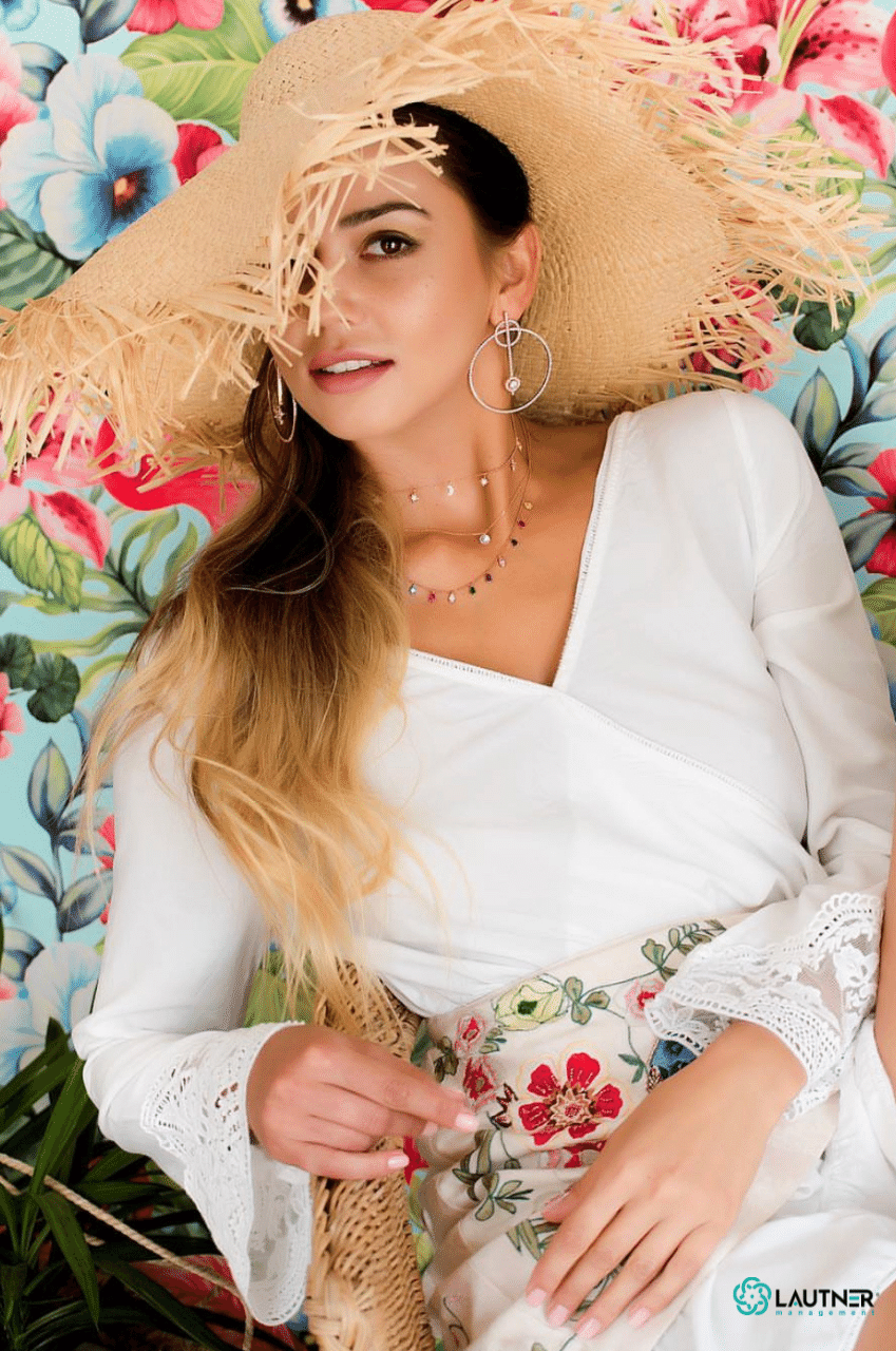 Anna T - Lautner Management